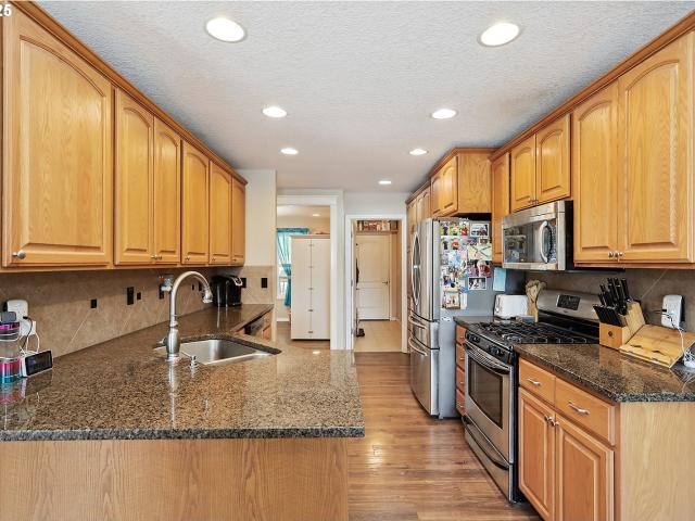 2403 W 14TH ST