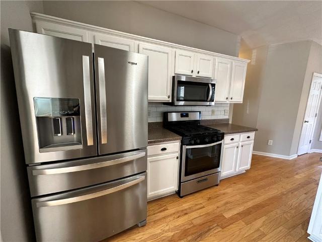2403 Walnut Tree Lane