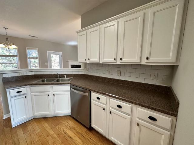 2403 Walnut Tree Lane