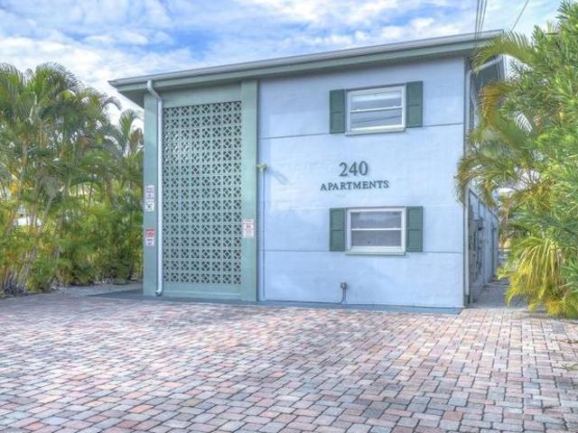 240 115th Ave, Treasure Island, FL 33706