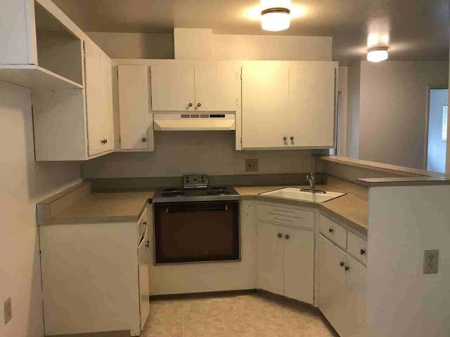 240 / 1924 2 Bedroom Apartment for Rent at 240 240 S Mills & 1924 Jackson St, Lodi, CA 95242