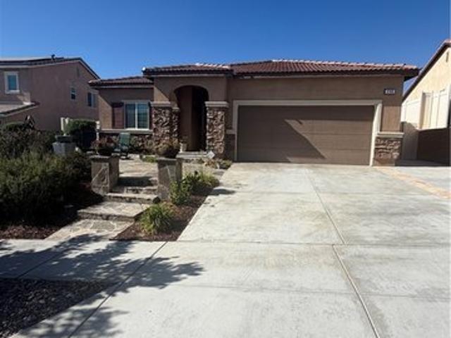 240 Country Club Dr, Calimesa, CA 92320