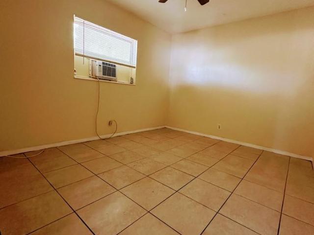 240 Court, Unit 1 2 Bedroom Apartment for Rent at 240 Northwest 40th Court, Oakland Park, FL 33309 Oakland Park