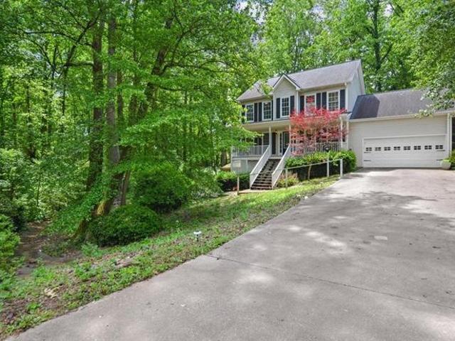 240 Camden Woods Dr, Dallas, GA 30157