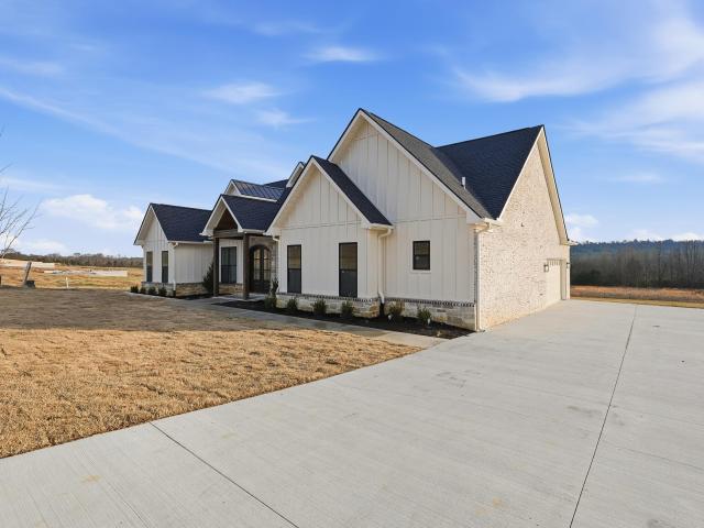 240 Castleberry Rd
