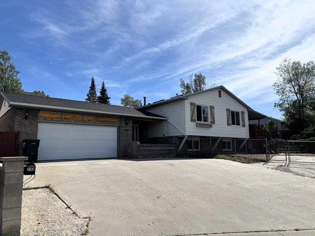240 Cherokee Dr, Rock Springs, WY 82901