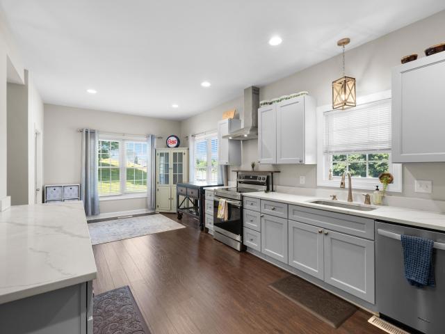 240 claybrook dr