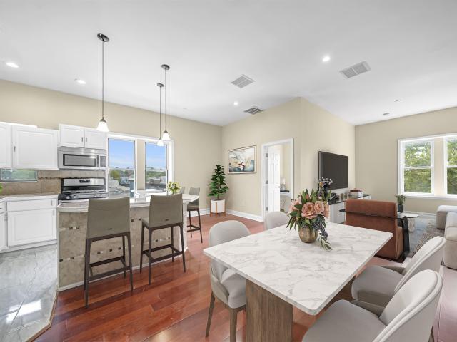 240 Clendenny Ave # 5A