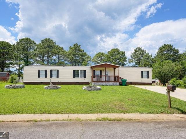 240 Bayberry Dr, Byron, GA 31008