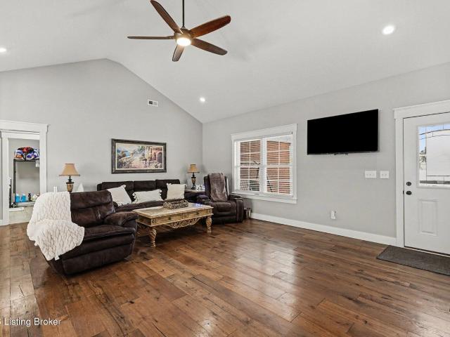 240 Brennan Ct