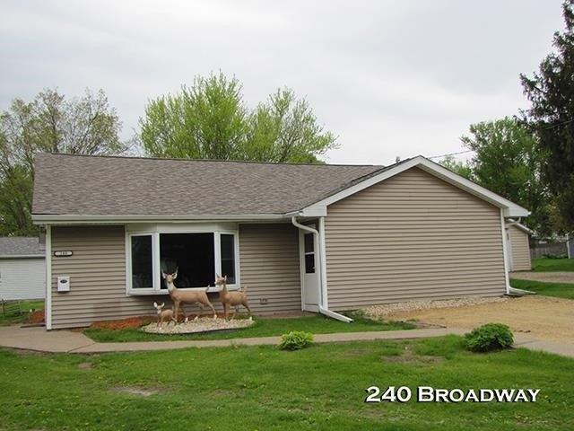 240 Broadway St, Platteville, WI 53818