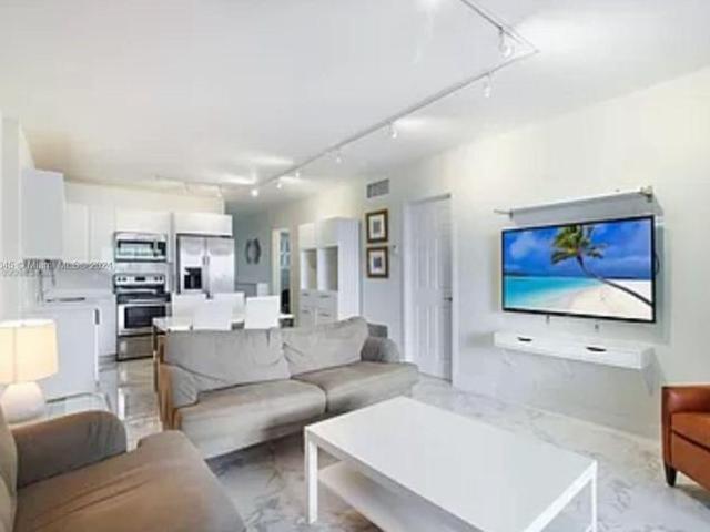 240 Galen Dr #106, Key Biscayne, FL 33149