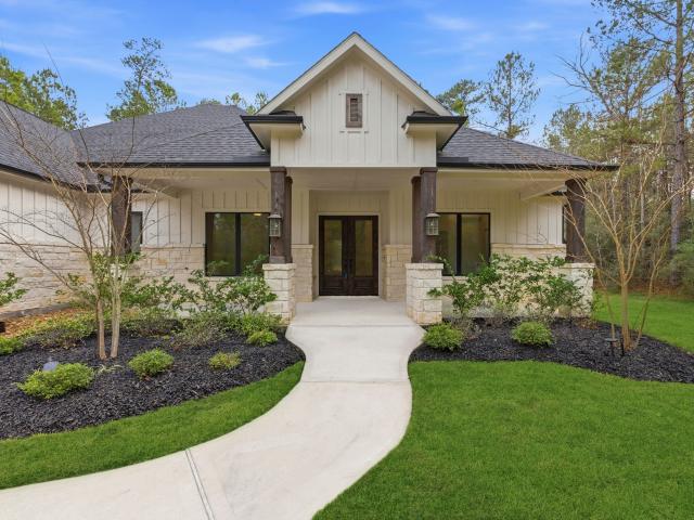 240 Grand View