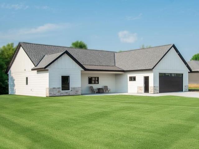 240 Greenview Ln, Miltona, MN 56354