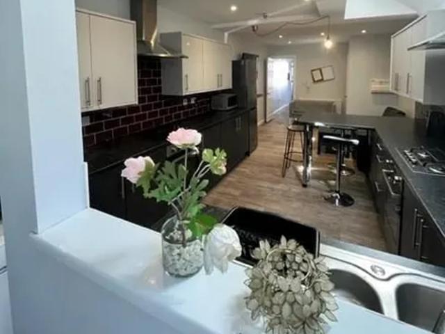 240 Dawlish Road, Stirchley, B29 7AT, United Kingdom | 7 bed townhouse for rent #73677433 | Rentberry