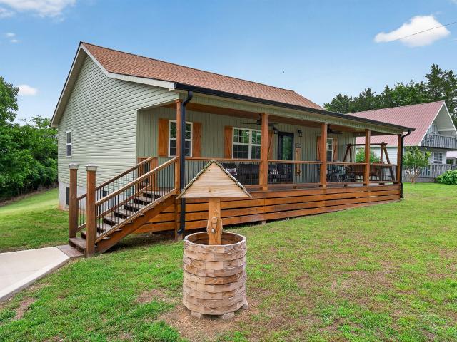 240 Dillon Ln