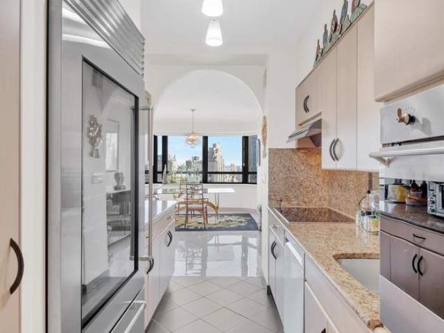 240 E 47th Street 30C