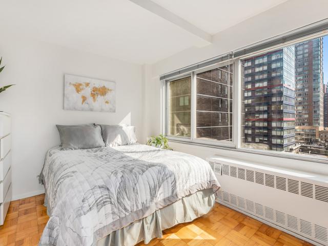 240 E 55TH Street 10A