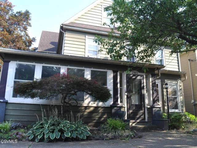 240 E 5TH Street