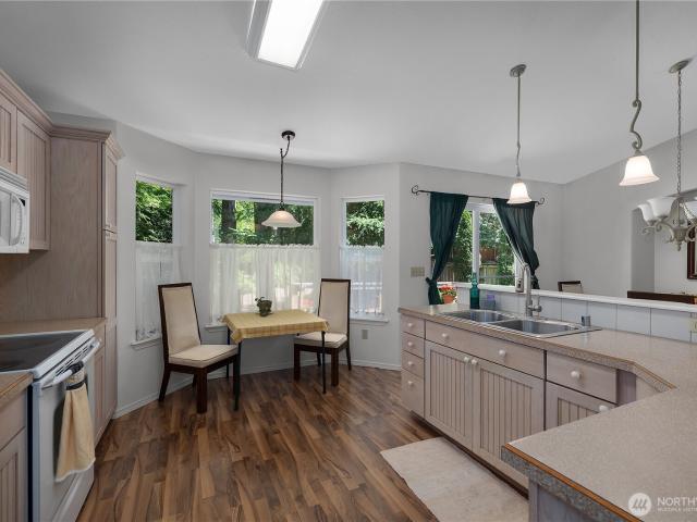 240 E Aycliffe Drive