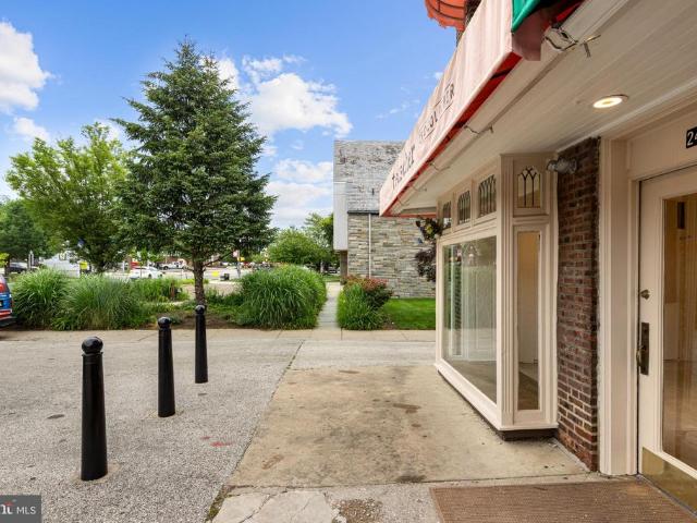 240 E Lancaster Avenue # RETAIL UNIT