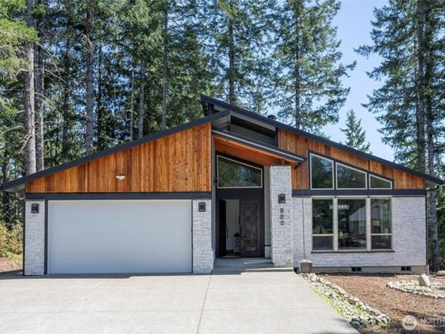 240 E Susan Ln, Union, WA 98592