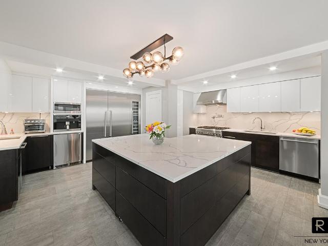 240 East 55th Street, New York, NY