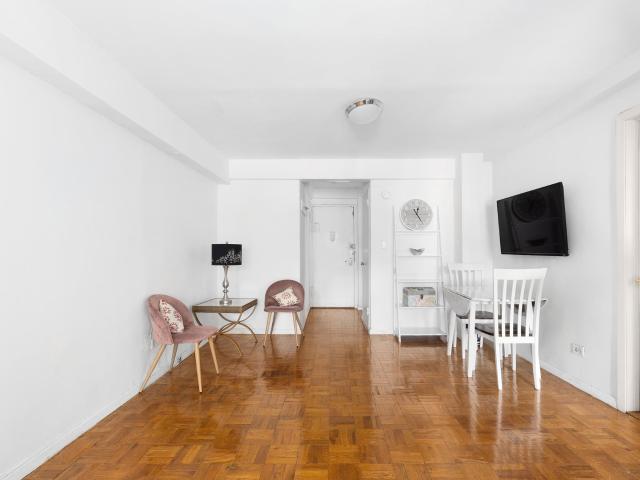 240 East 55th Street, New York, NY