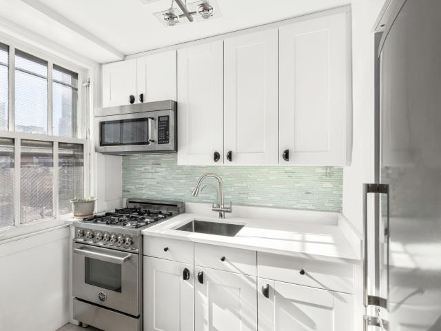 240 East 35th Street, New York, NY