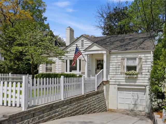 240 Eureka Drive NE