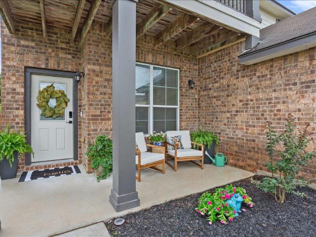 240 Foster Ln