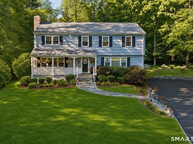 240 Fishing Trl, Stamford, CT 06903
