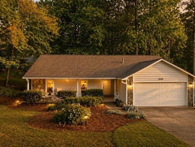 240 Kristie Ln, Roswell, GA 30076