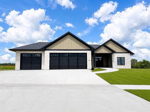 240 Howard Ave NW, Swisher, IA 52338