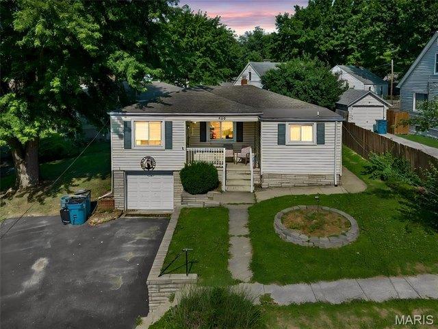 240 Herbert St, Alton, IL 62002