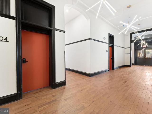 240 Hermitage Street # 204