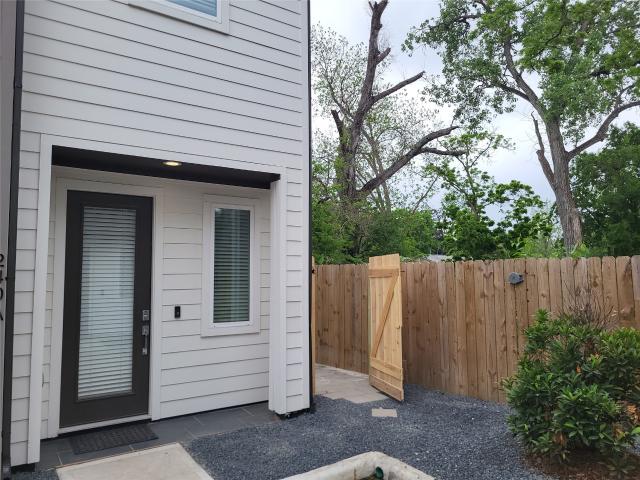 240 Julia St, Unit A, Houston, TX 77022 | MLS #86571