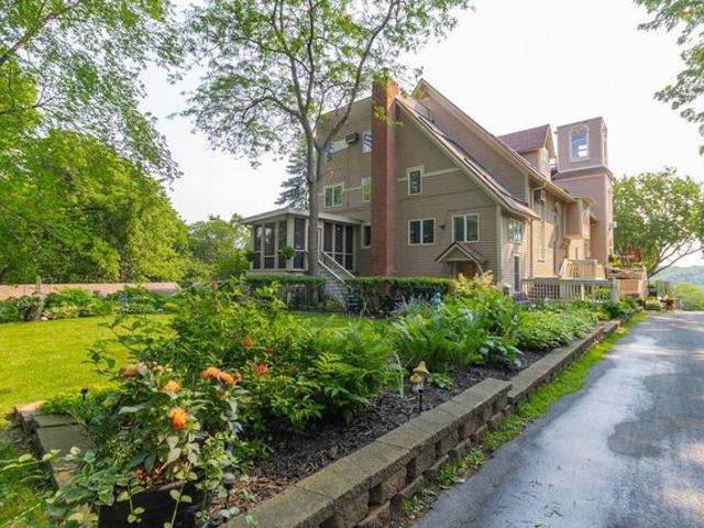 240 Oak St W Unit 240, Stillwater, MN 55082