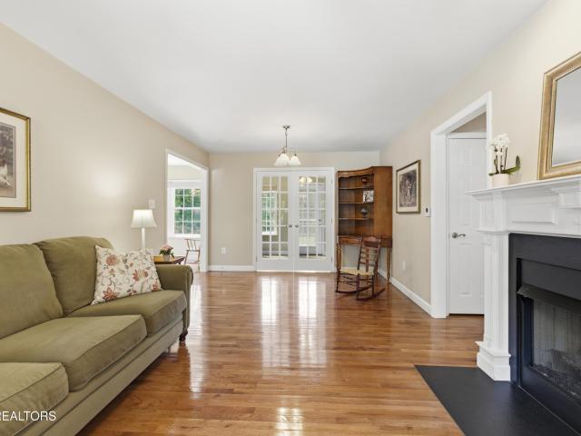 240 Long Rd