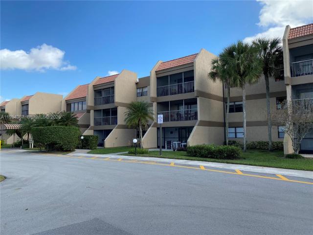 240 Lakeview Dr, Unit 308, Weston, FL 33326 | MLS #A11984 | Compass