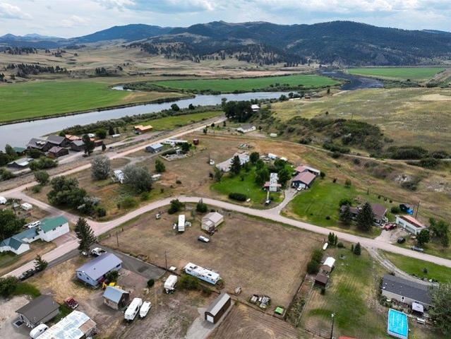 240 Leonard St, Wolf Creek, MT 59648