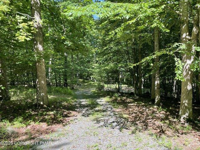 240 Mud Run Rd, Cresco, PA 18326