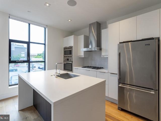 240 N 2Nd Street # UNIT 2W
