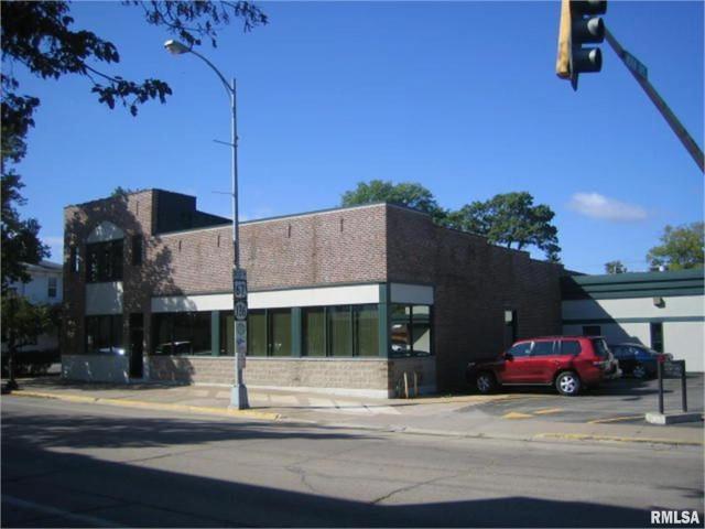 240 N BLUFF Boulevard