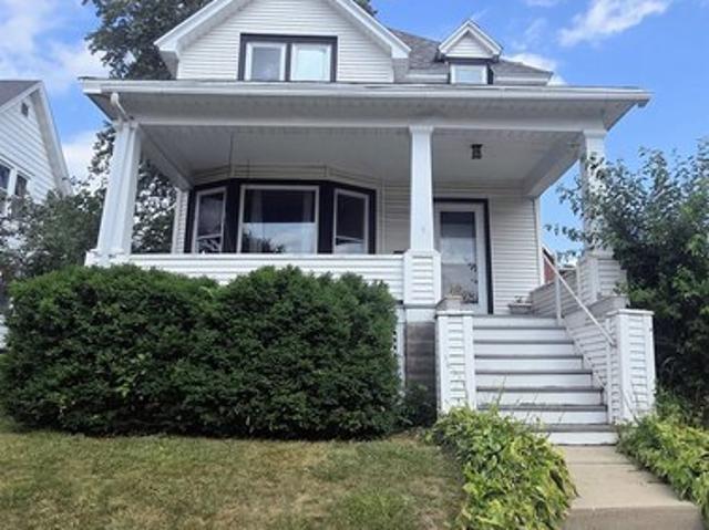 240 N Bridge St, Markesan, WI 53946
