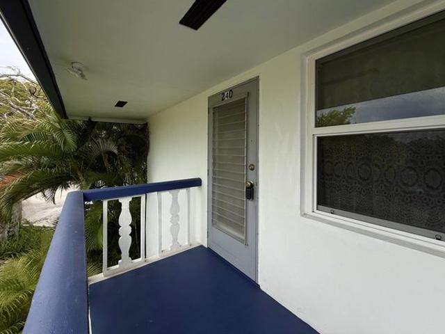 240 Northampton L, West Palm Beach, FL 33417
