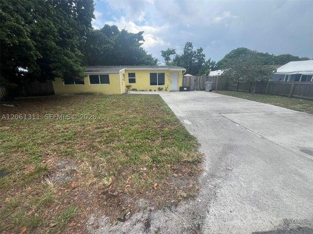 240 NE 23rd Ct, Pompano Beach, FL 33060