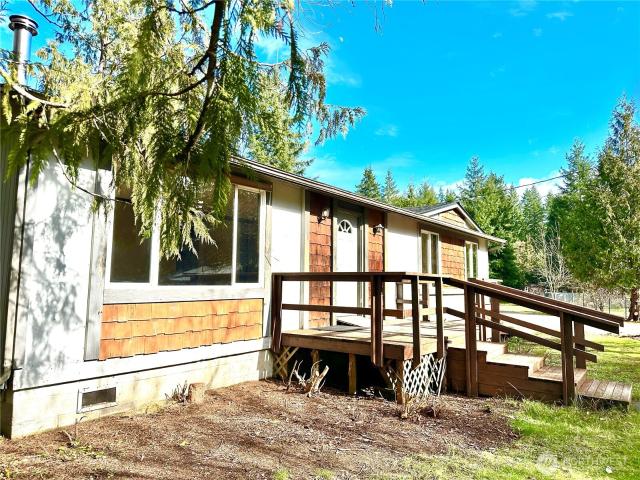 240 NE Chinook Drive