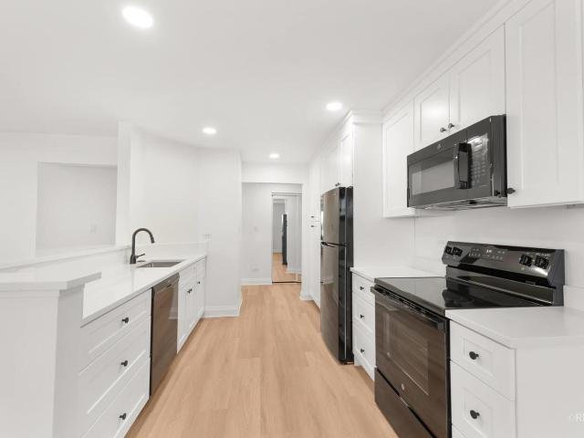 240 S Rush Street # 3A