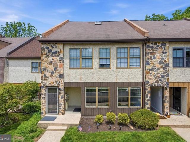 240 Smallwood Ct, West Chester, PA 19380